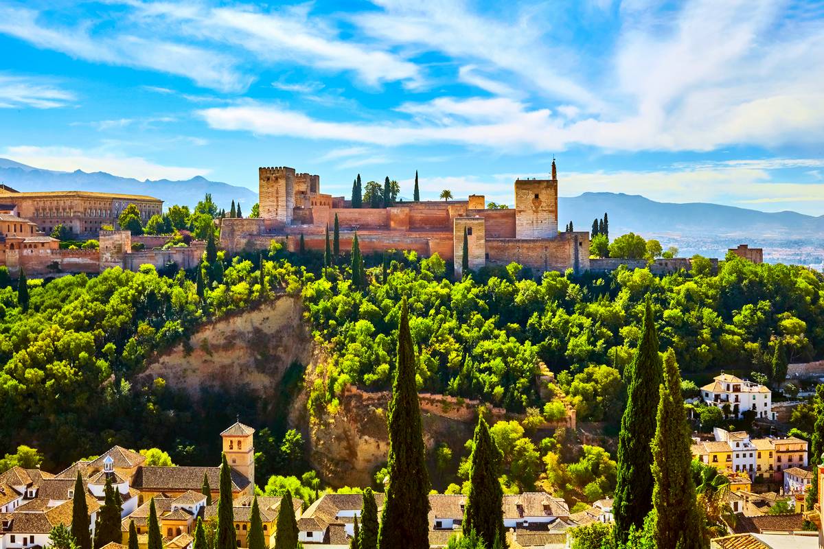 Official guided tour Alhambra with Nasrid Palaces - Buy tickets