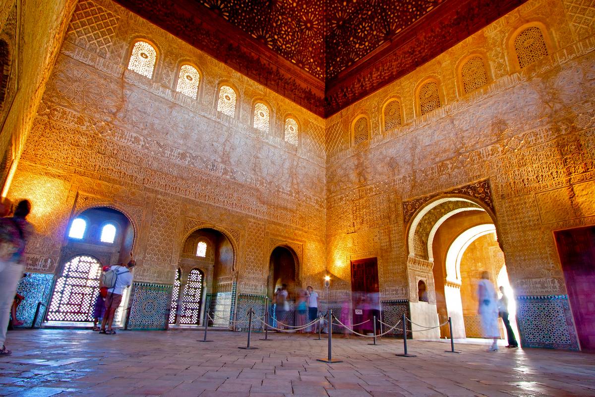 Official guided tour Alhambra with Nasrid Palaces - Buy tickets