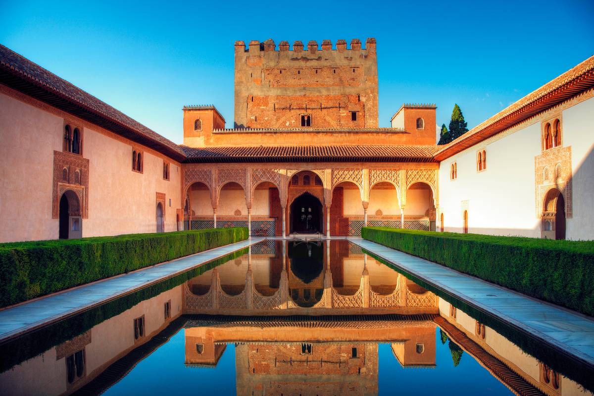 Official guided tour Alhambra with Nasrid Palaces - Buy tickets